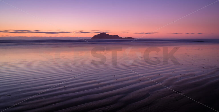 Motu-O-Kura (Bare Island), Waimarama Beach, Hawke's Bay, New Zealand ...